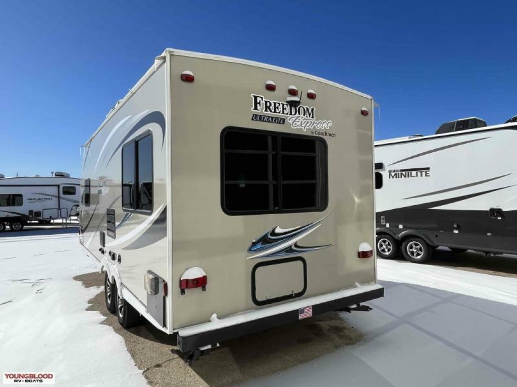 Coachmen Freedom Express 204RD Express Ultra Lite - Springfield, MO 65802